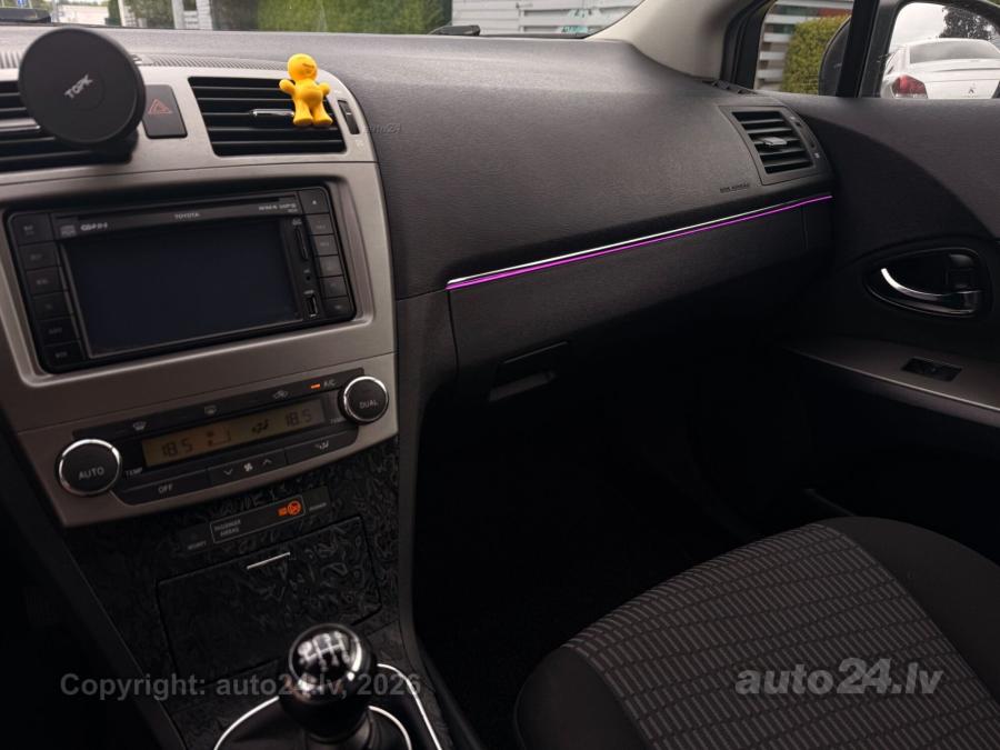 Zils Toyota Avensis 2011 Tallina, ar dzinēja tilpumu 2.00 L un nobraukumu 312 tūkst. km par 4450 €, foto 11 vietnē AUTOMOTO.COM.LV