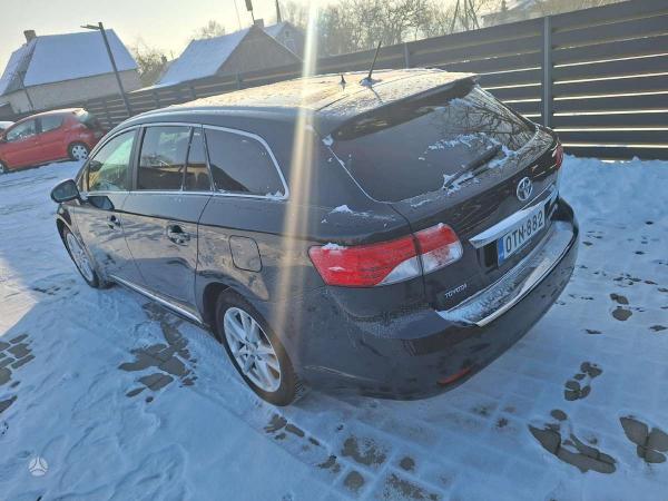 Zils Toyota Avensis 2012 Marijampole, ar dzinēja tilpumu 1.80 L un nobraukumu 248 tūkst. km par 4100 €, foto 3 vietnē AUTOMOTO.COM.LV