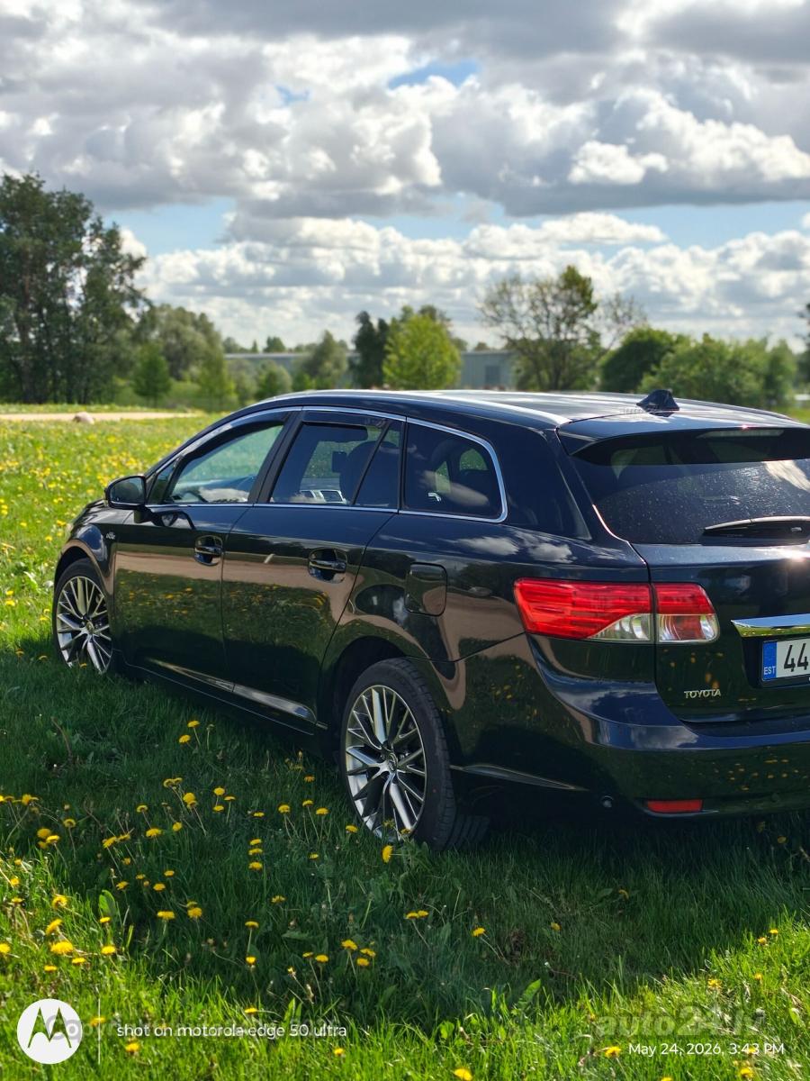 Zils Toyota Avensis 2012 Tallina, ar dzinēja tilpumu 2.20 L un nobraukumu 186 tūkst. km par 5500 €, foto 6 vietnē AUTOMOTO.COM.LV