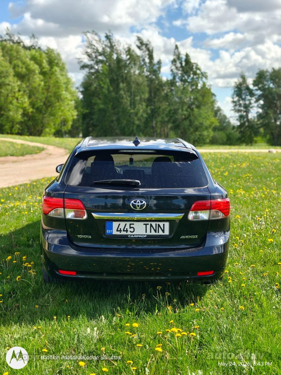 Zils Toyota Avensis 2012 Tallina, ar dzinēja tilpumu 2.20 L un nobraukumu 186 tūkst. km par 5500 €, foto 8 vietnē AUTOMOTO.COM.LV