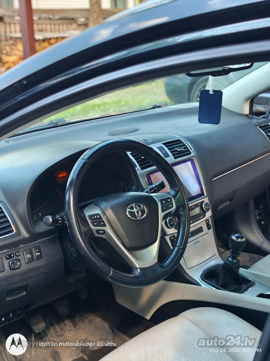 Zils Toyota Avensis 2012 Tallina, ar dzinēja tilpumu 2.20 L un nobraukumu 186 tūkst. km par 5500 €, foto 11 vietnē AUTOMOTO.COM.LV