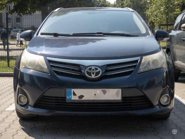 Blue Toyota Avensis 2012 in Kaunas, with an engine capacity of 2.00 L and mileage of 290 thousand km for 2000 €, photo 3 on AUTOMOTO.COM.LV