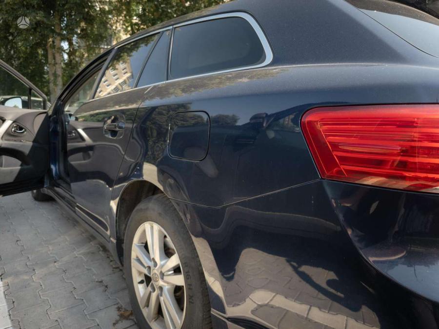Blue Toyota Avensis 2012 in Kaunas, with an engine capacity of 2.00 L and mileage of 290 thousand km for 2000 €, photo 6 on AUTOMOTO.COM.LV