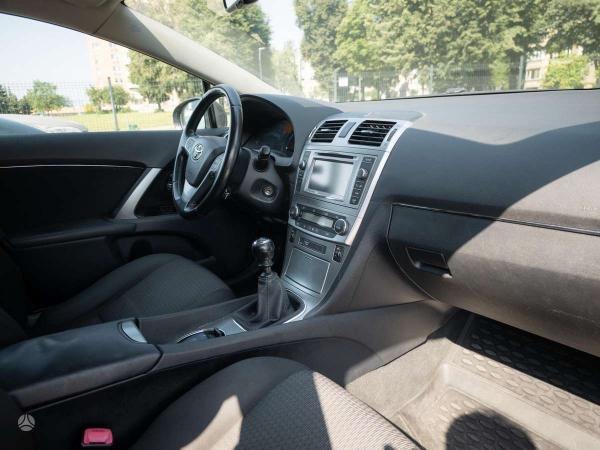 Blue Toyota Avensis 2012 in Kaunas, with an engine capacity of 2.00 L and mileage of 290 thousand km for 2000 €, photo 7 on AUTOMOTO.COM.LV