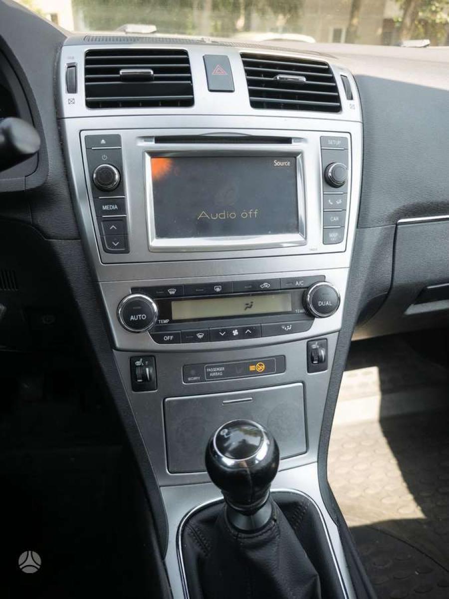 Blue Toyota Avensis 2012 in Kaunas, with an engine capacity of 2.00 L and mileage of 290 thousand km for 2000 €, photo 12 on AUTOMOTO.COM.LV