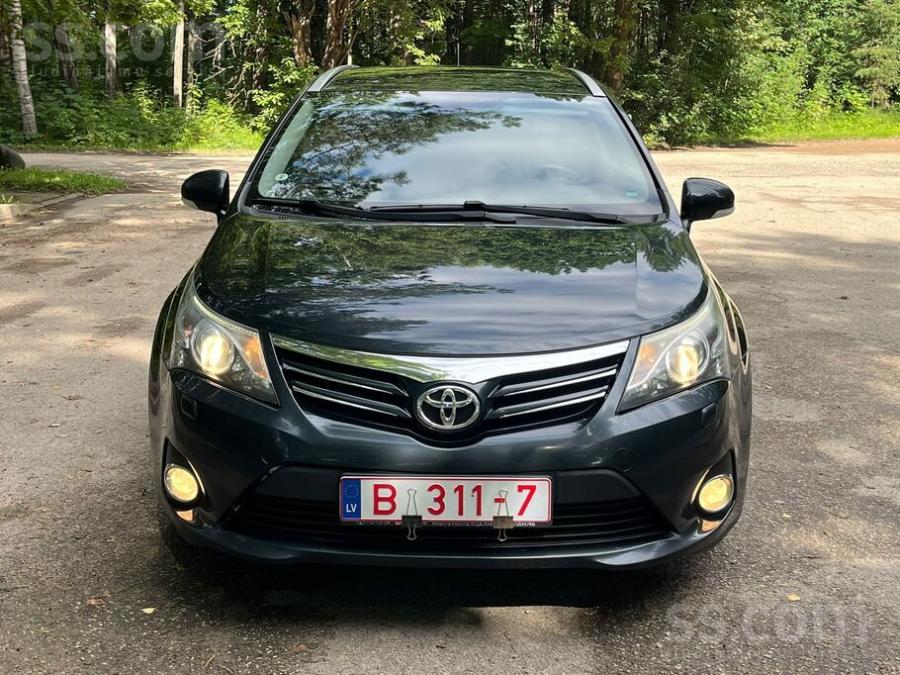Blue Toyota Avensis 2012 in Riga, with an engine capacity of 1.80 L and mileage of 0 thousand km for 6199 €, photo 9 on AUTOMOTO.COM.LV