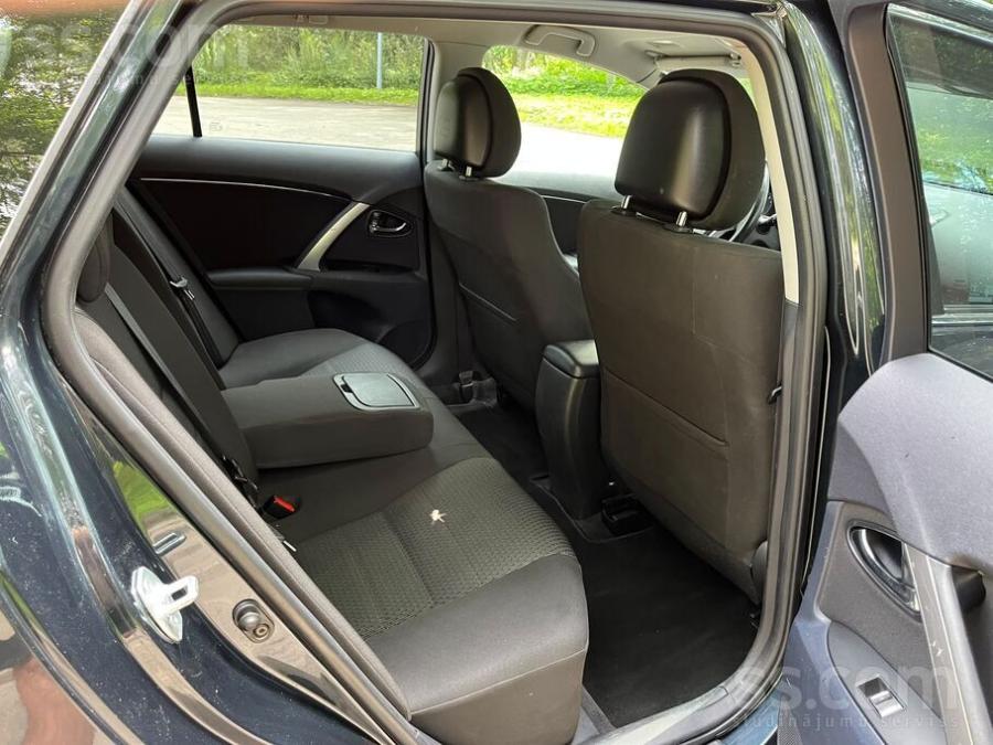 Blue Toyota Avensis 2012 in Riga, with an engine capacity of 1.80 L and mileage of 0 thousand km for 6199 €, photo 25 on AUTOMOTO.COM.LV