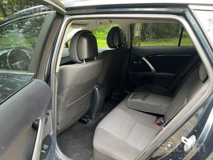 Blue Toyota Avensis 2012 in Riga, with an engine capacity of 1.80 L and mileage of 0 thousand km for 6199 €, photo 27 on AUTOMOTO.COM.LV