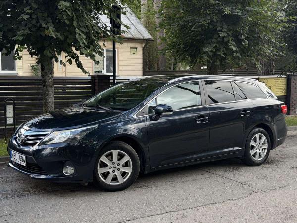 Blue Toyota Avensis 2012 in Alytus, with an engine capacity of 2.00 L and mileage of 298 thousand km for 4750 €, photo 4 on AUTOMOTO.COM.LV