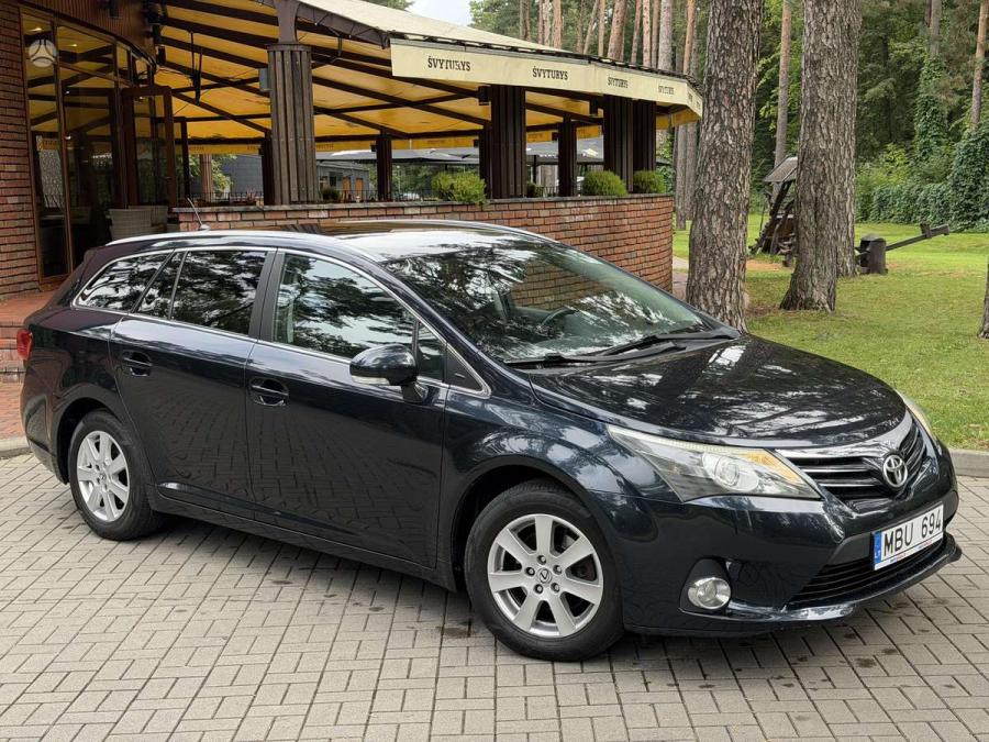 Blue Toyota Avensis 2012 in Alytus, with an engine capacity of 2.00 L and mileage of 298 thousand km for 4850 €, photo 4 on AUTOMOTO.COM.LV