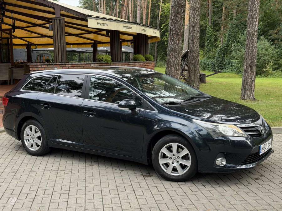 Blue Toyota Avensis 2012 in Alytus, with an engine capacity of 2.00 L and mileage of 298 thousand km for 4850 €, photo 5 on AUTOMOTO.COM.LV