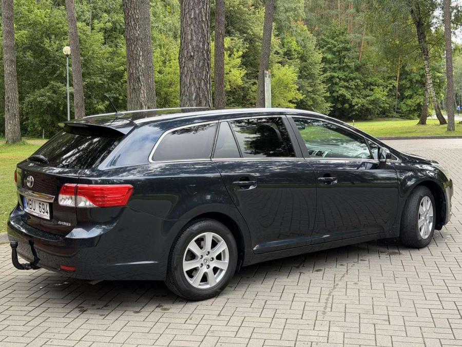 Blue Toyota Avensis 2012 in Alytus, with an engine capacity of 2.00 L and mileage of 298 thousand km for 4850 €, photo 6 on AUTOMOTO.COM.LV