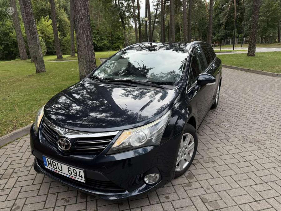 Blue Toyota Avensis 2012 in Alytus, with an engine capacity of 2.00 L and mileage of 298 thousand km for 4850 €, photo 7 on AUTOMOTO.COM.LV