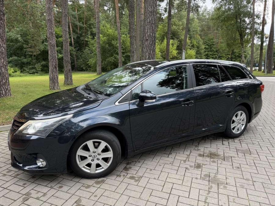 Blue Toyota Avensis 2012 in Alytus, with an engine capacity of 2.00 L and mileage of 298 thousand km for 4850 €, photo 9 on AUTOMOTO.COM.LV