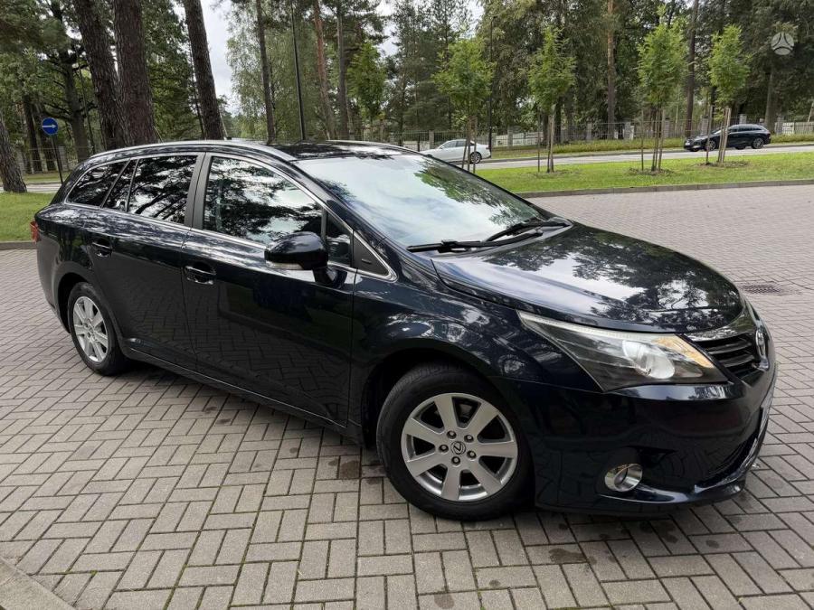 Blue Toyota Avensis 2012 in Alytus, with an engine capacity of 2.00 L and mileage of 298 thousand km for 4850 €, photo 16 on AUTOMOTO.COM.LV