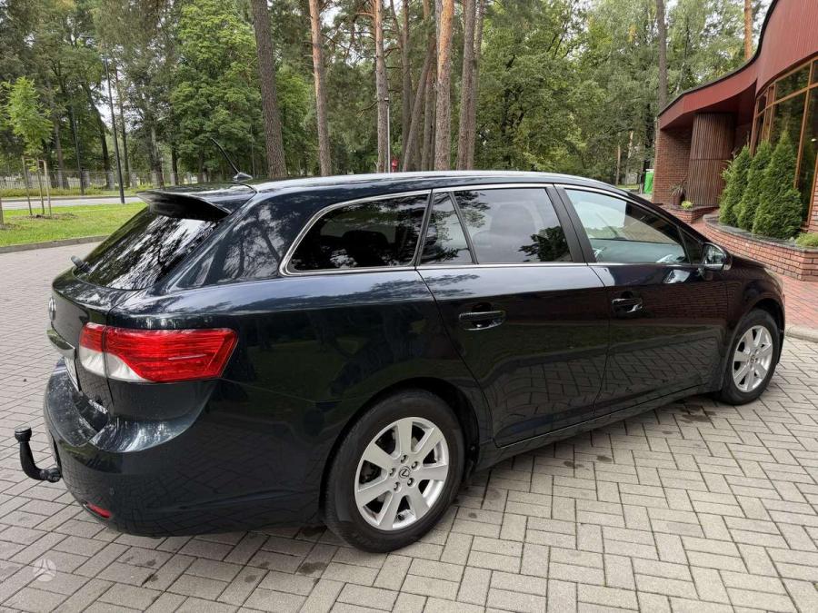 Blue Toyota Avensis 2012 in Alytus, with an engine capacity of 2.00 L and mileage of 298 thousand km for 4850 €, photo 18 on AUTOMOTO.COM.LV