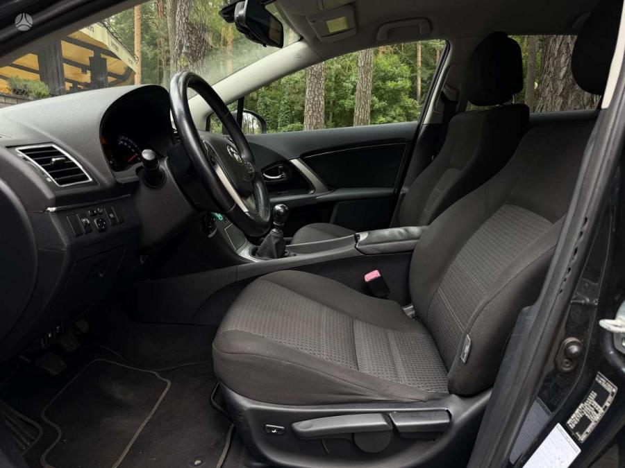 Blue Toyota Avensis 2012 in Alytus, with an engine capacity of 2.00 L and mileage of 298 thousand km for 4850 €, photo 27 on AUTOMOTO.COM.LV