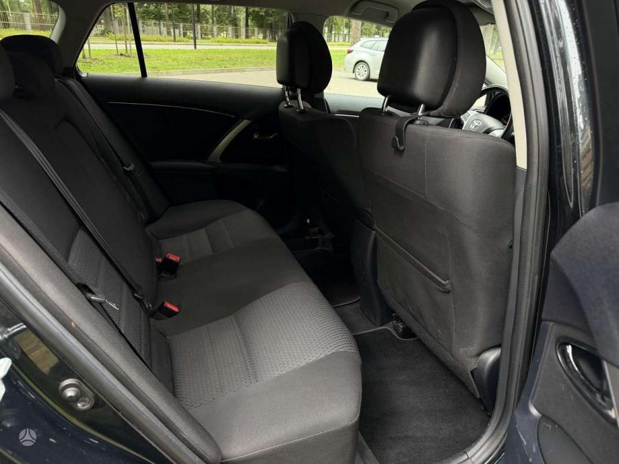Blue Toyota Avensis 2012 in Alytus, with an engine capacity of 2.00 L and mileage of 298 thousand km for 4850 €, photo 31 on AUTOMOTO.COM.LV