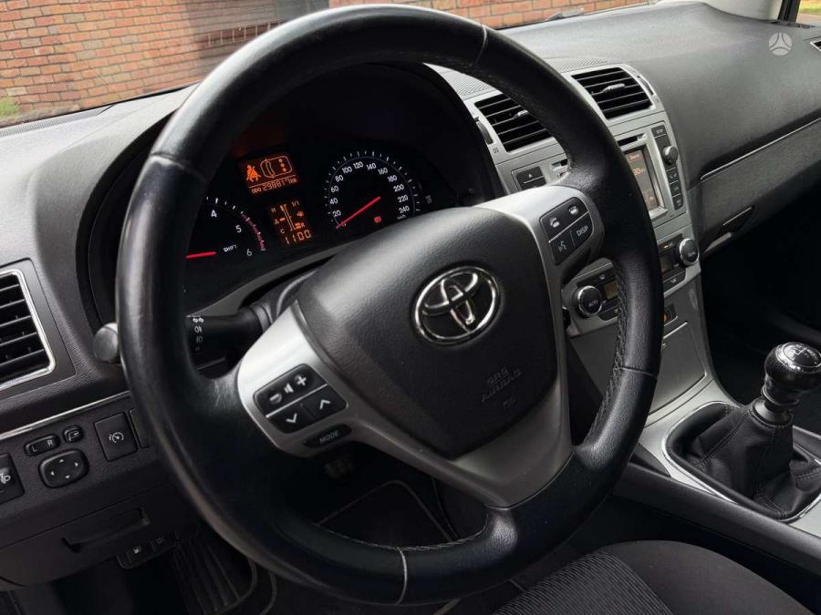 Blue Toyota Avensis 2012 in Alytus, with an engine capacity of 2.00 L and mileage of 298 thousand km for 4850 €, photo 40 on AUTOMOTO.COM.LV