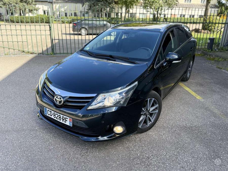 Blue Toyota Avensis 2012 in Ukmerge, with an engine capacity of 2.00 L and mileage of 256 thousand km for 5300 €, photo 1 on AUTOMOTO.COM.LV