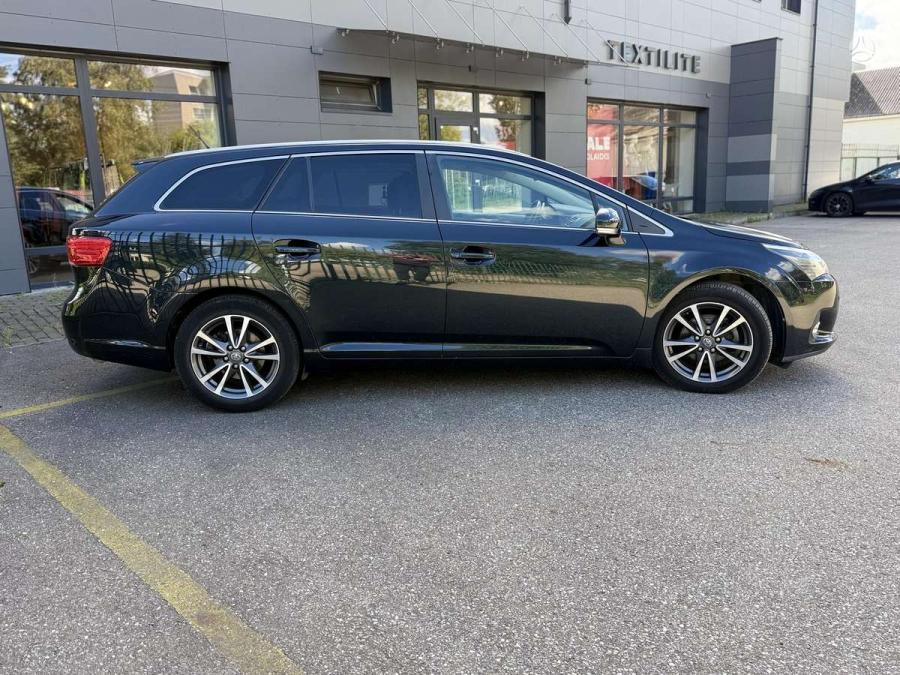 Blue Toyota Avensis 2012 in Ukmerge, with an engine capacity of 2.00 L and mileage of 256 thousand km for 5300 €, photo 6 on AUTOMOTO.COM.LV