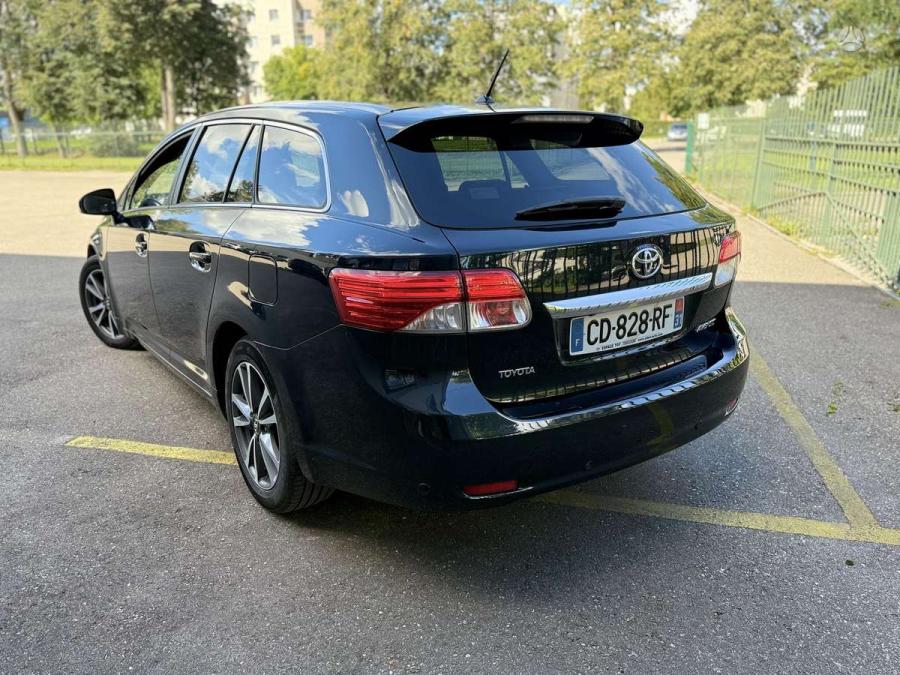 Blue Toyota Avensis 2012 in Ukmerge, with an engine capacity of 2.00 L and mileage of 256 thousand km for 5300 €, photo 7 on AUTOMOTO.COM.LV