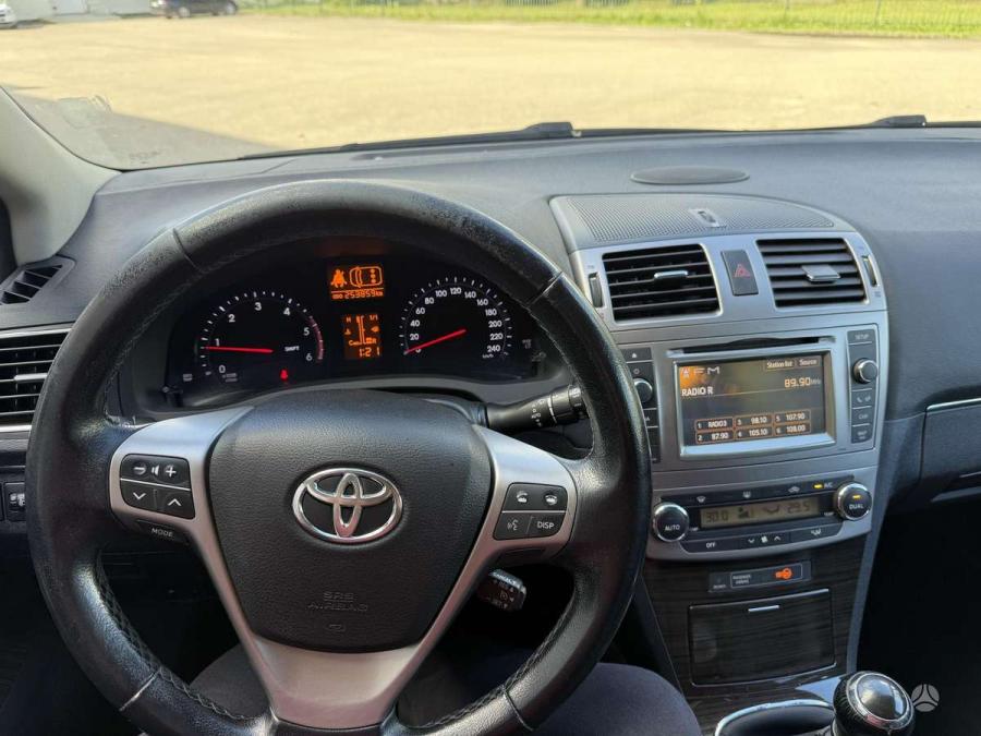 Blue Toyota Avensis 2012 in Ukmerge, with an engine capacity of 2.00 L and mileage of 256 thousand km for 5300 €, photo 10 on AUTOMOTO.COM.LV