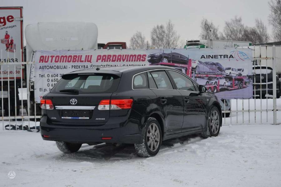 Blue Toyota Avensis 2013 in Marijampole, with an engine capacity of 2.23 L and mileage of 225 thousand km for 5950 €, photo 4 on AUTOMOTO.COM.LV
