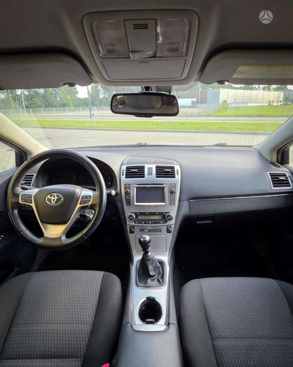 Zils Toyota Avensis 2013 Viļņa, ar dzinēja tilpumu 2.00 L un nobraukumu 195 tūkst. km par 5500 €, foto 6 vietnē AUTOMOTO.COM.LV