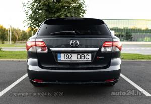 Zils Toyota Avensis 2014 Tallina, ar dzinēja tilpumu 2.20 L un nobraukumu 253 tūkst. km par 7999 €, foto 4 vietnē AUTOMOTO.COM.LV