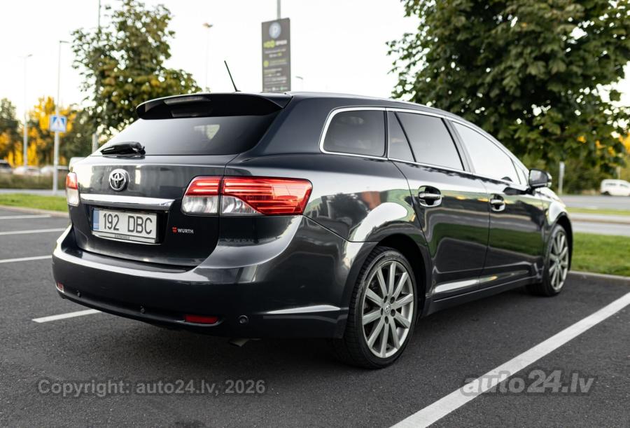 Zils Toyota Avensis 2014 Tallina, ar dzinēja tilpumu 2.20 L un nobraukumu 253 tūkst. km par 7999 €, foto 5 vietnē AUTOMOTO.COM.LV