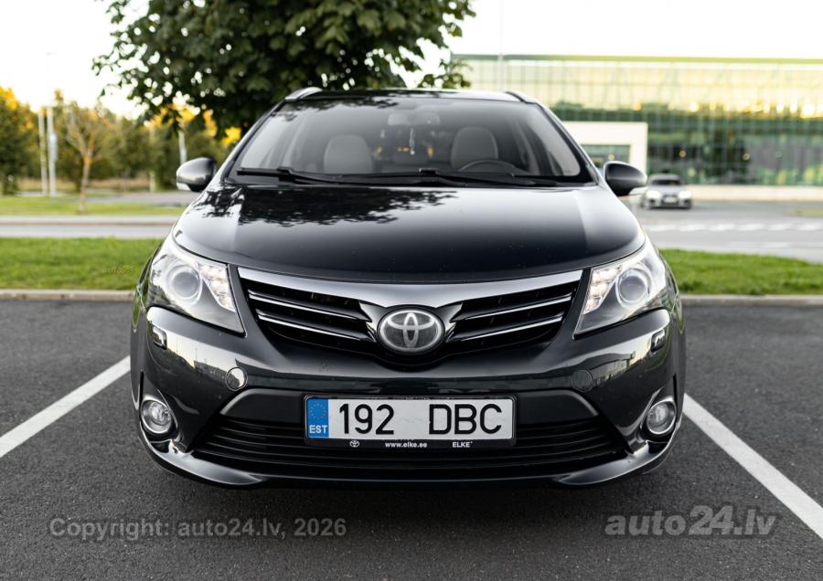 Zils Toyota Avensis 2014 Tallina, ar dzinēja tilpumu 2.20 L un nobraukumu 253 tūkst. km par 7999 €, foto 7 vietnē AUTOMOTO.COM.LV