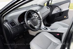 Zils Toyota Avensis 2014 Tallina, ar dzinēja tilpumu 2.20 L un nobraukumu 253 tūkst. km par 7999 €, foto 10 vietnē AUTOMOTO.COM.LV