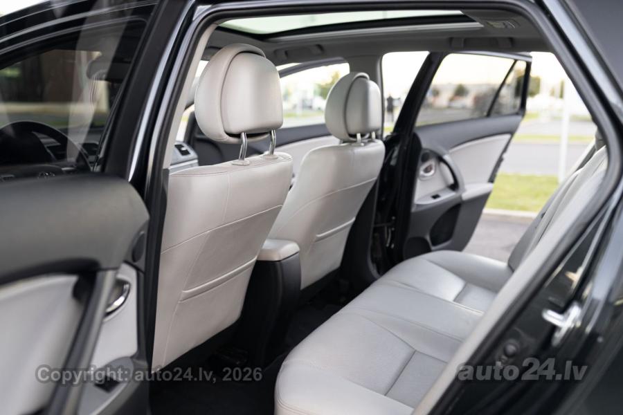 Blue Toyota Avensis 2014 in Tallinn, with an engine capacity of 2.20 L and mileage of 253 thousand km for 7999 €, photo 13 on AUTOMOTO.COM.LV