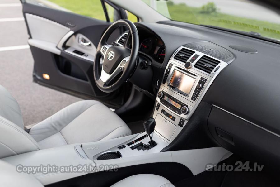 Blue Toyota Avensis 2014 in Tallinn, with an engine capacity of 2.20 L and mileage of 253 thousand km for 7999 €, photo 14 on AUTOMOTO.COM.LV