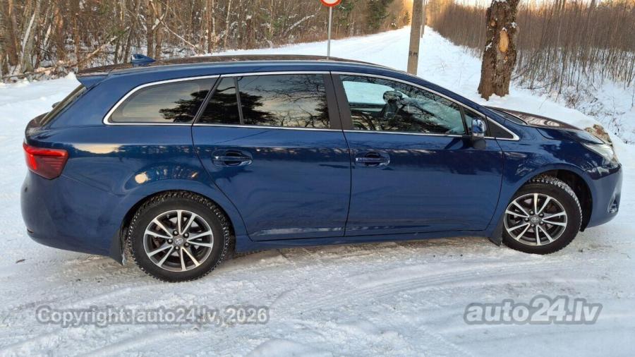 Blue Toyota Avensis 2015 in Tallinn, with an engine capacity of 1.80 L and mileage of 287 thousand km for 7490 €, photo 5 on AUTOMOTO.COM.LV