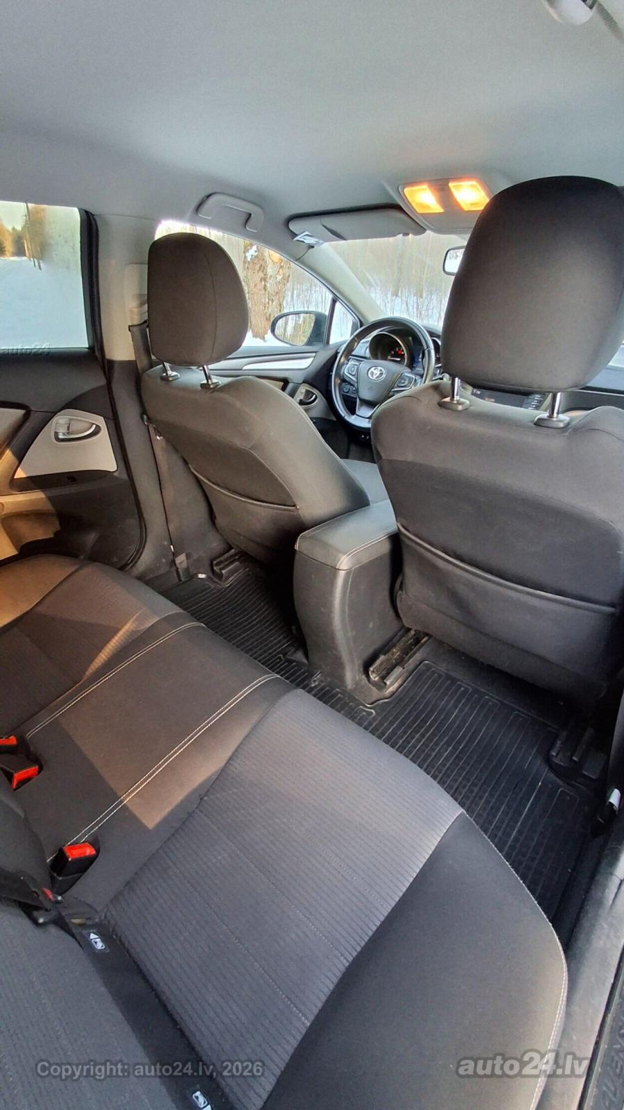 Blue Toyota Avensis 2015 in Tallinn, with an engine capacity of 1.80 L and mileage of 287 thousand km for 7490 €, photo 16 on AUTOMOTO.COM.LV