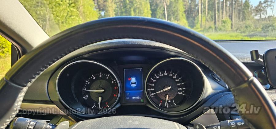 Blue Toyota Avensis 2015 in Tallinn, with an engine capacity of 2.00 L and mileage of 167 thousand km for 12390 €, photo 6 on AUTOMOTO.COM.LV