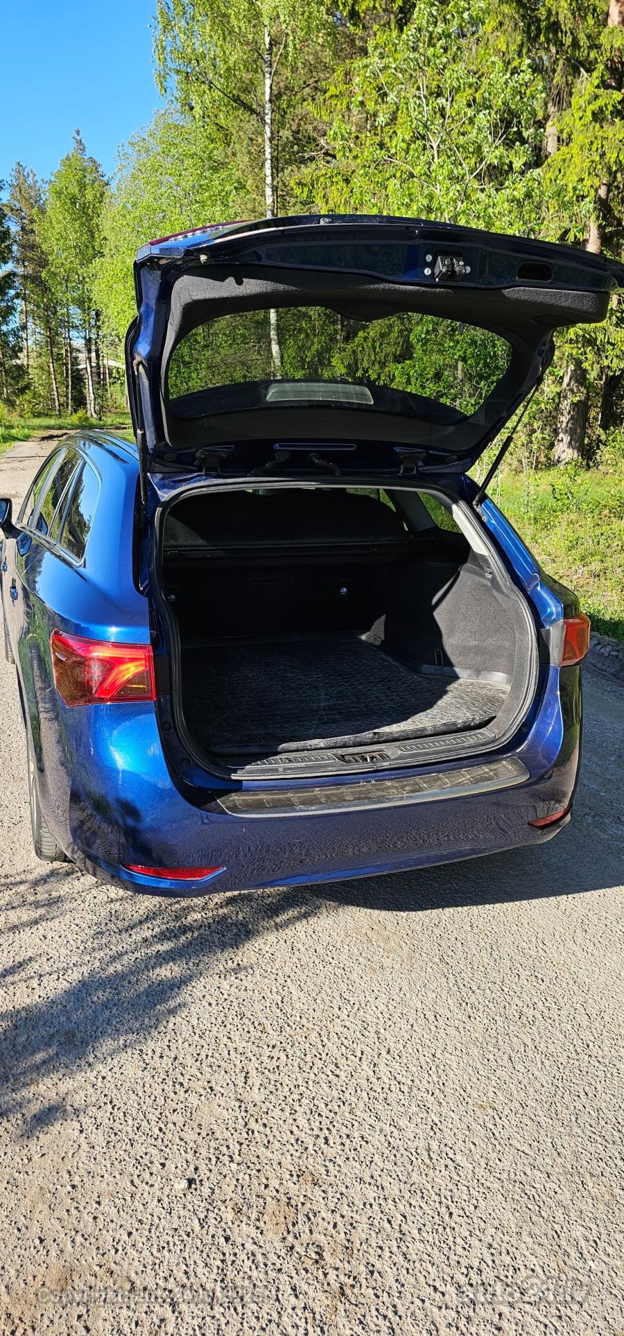 Blue Toyota Avensis 2015 in Tallinn, with an engine capacity of 2.00 L and mileage of 167 thousand km for 12390 €, photo 10 on AUTOMOTO.COM.LV