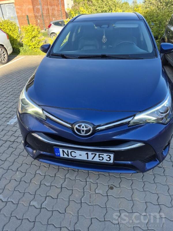 Zils Toyota Avensis 2015 Ogre, ar dzinēja tilpumu 1.80 L un nobraukumu 255 tūkst. km par 6100 €, foto 4 vietnē AUTOMOTO.COM.LV