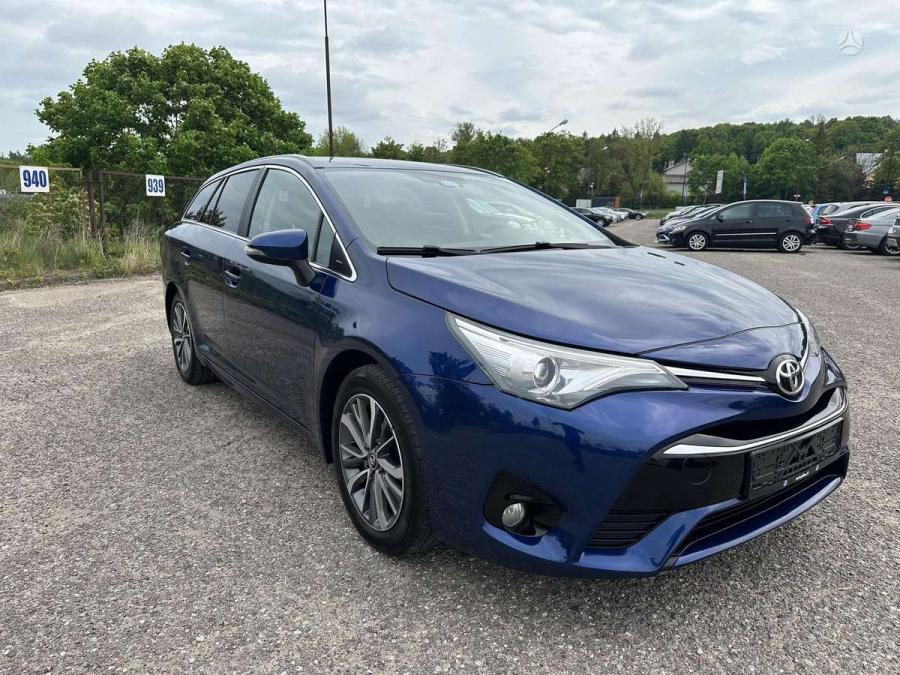 Blue Toyota Avensis 2015 in Alytus, with an engine capacity of 1.60 L and mileage of 276 thousand km for 7700 €, photo 4 on AUTOMOTO.COM.LV