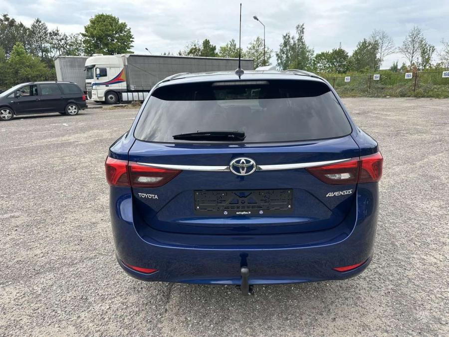 Blue Toyota Avensis 2015 in Alytus, with an engine capacity of 1.60 L and mileage of 276 thousand km for 7700 €, photo 7 on AUTOMOTO.COM.LV