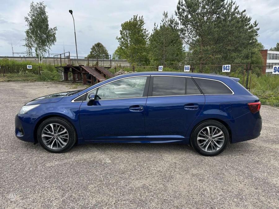 Blue Toyota Avensis 2015 in Alytus, with an engine capacity of 1.60 L and mileage of 276 thousand km for 7700 €, photo 9 on AUTOMOTO.COM.LV