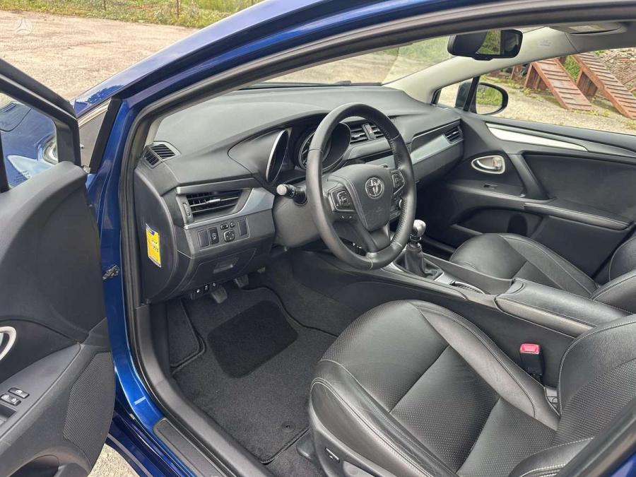 Blue Toyota Avensis 2015 in Alytus, with an engine capacity of 1.60 L and mileage of 276 thousand km for 7700 €, photo 11 on AUTOMOTO.COM.LV