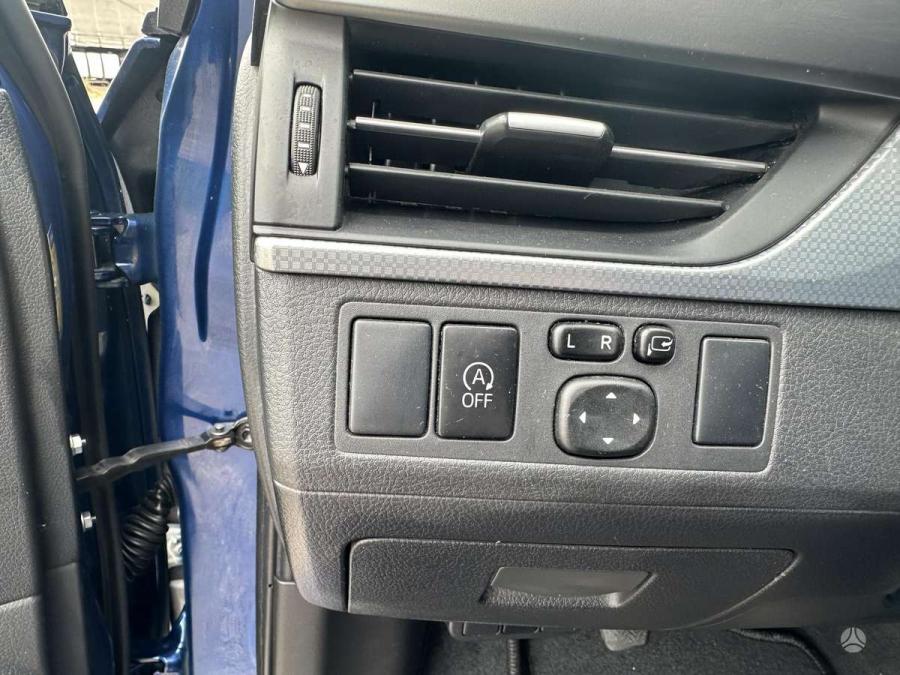 Blue Toyota Avensis 2015 in Alytus, with an engine capacity of 1.60 L and mileage of 276 thousand km for 7700 €, photo 20 on AUTOMOTO.COM.LV