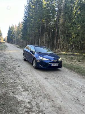 Синий Тойота Авенсис 2015 в Мажейкяй, объемом двигателя 1.99 л и пробегом 215 тыс. км за 7777 €, фото  на AUTOMOTO.COM.LV