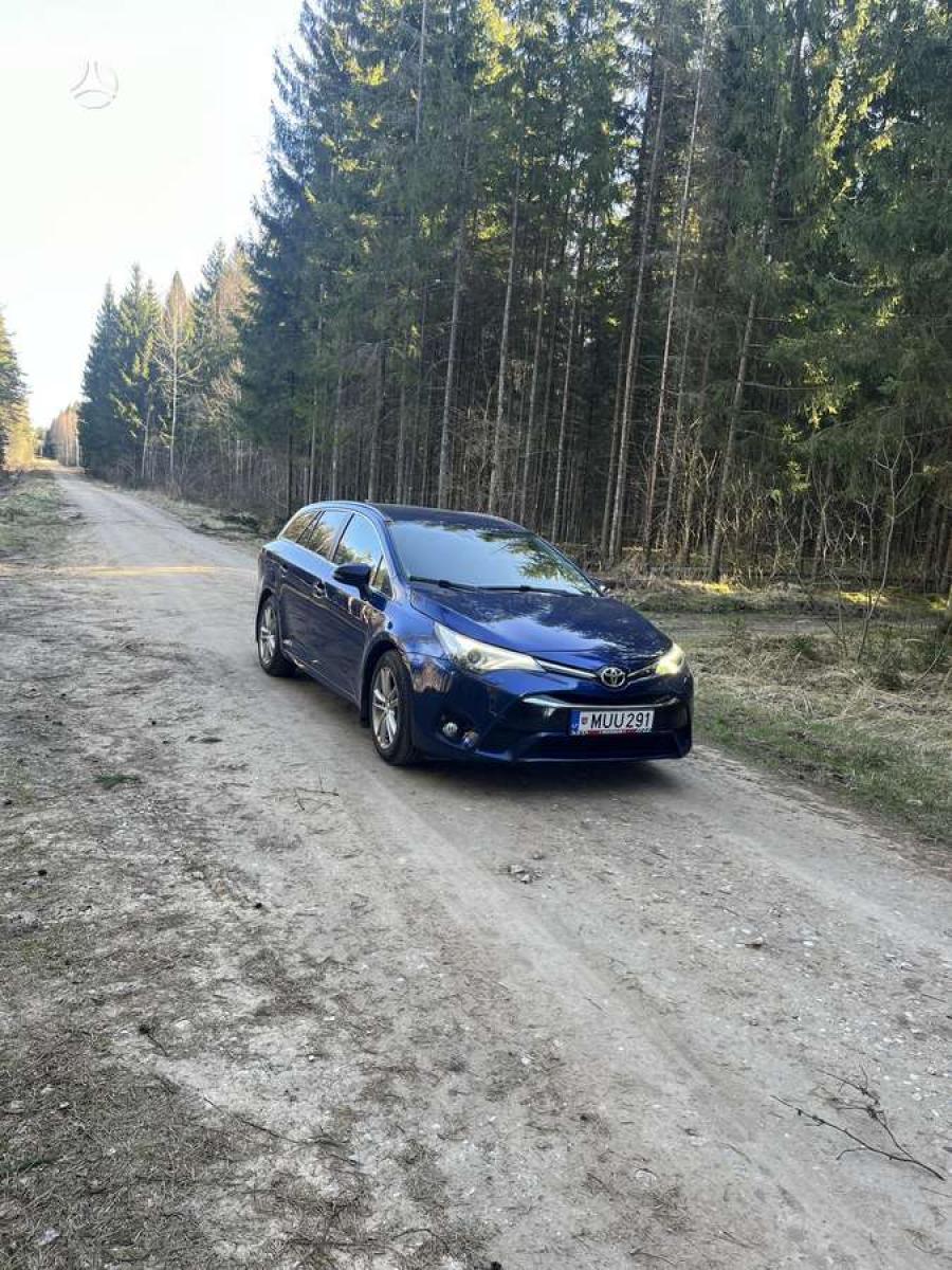 Синий Тойота Авенсис 2015 в Мажейкяй, объемом двигателя 1.99 л и пробегом 215 тыс. км за 7777 €, фото 1 на AUTOMOTO.COM.LV
