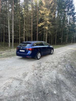 Синий Тойота Авенсис 2015 в Мажейкяй, объемом двигателя 1.99 л и пробегом 215 тыс. км за 7777 €, фото 5 на AUTOMOTO.COM.LV