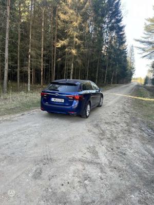 Синий Тойота Авенсис 2015 в Мажейкяй, объемом двигателя 1.99 л и пробегом 215 тыс. км за 7777 €, фото 6 на AUTOMOTO.COM.LV