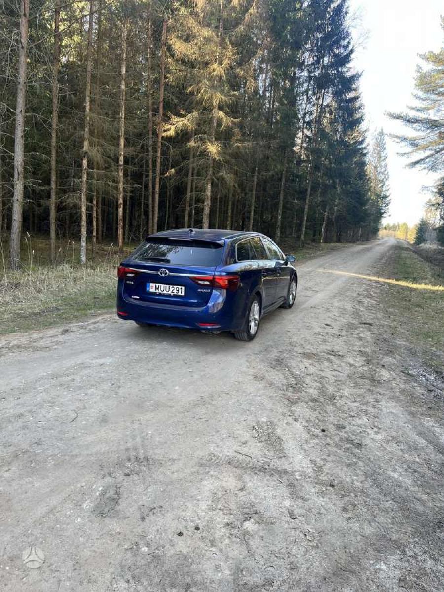 Синий Тойота Авенсис 2015 в Мажейкяй, объемом двигателя 1.99 л и пробегом 215 тыс. км за 7777 €, фото 6 на AUTOMOTO.COM.LV